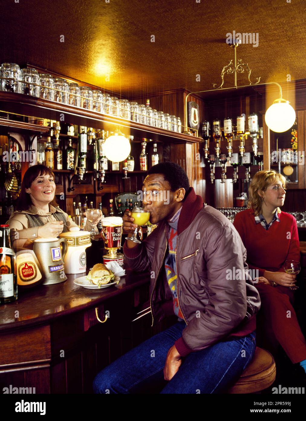 Comedian Lenny Henry photographed in a pub in London in 1979 Stock ...