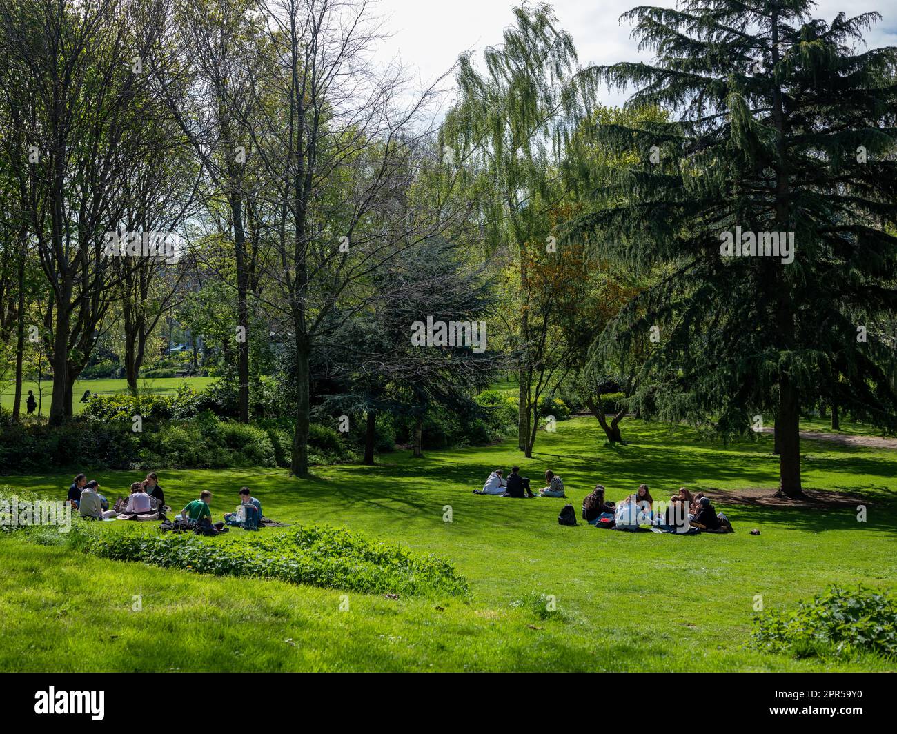 Merrion square hi-res stock photography and images - Alamy