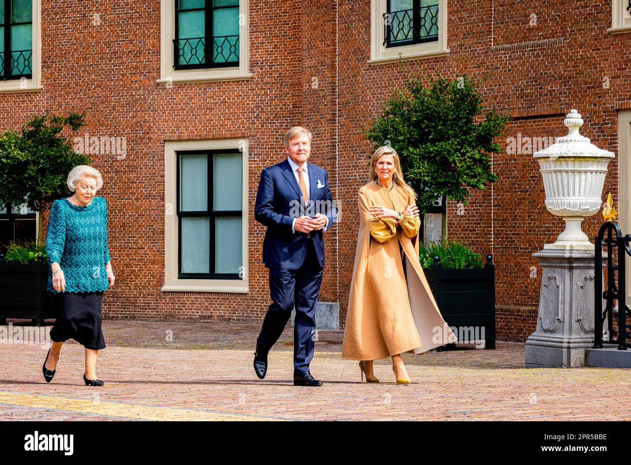 The Hague, Niederlande. 26th Apr, 2023. King Willem-Alexander, Queen Maxima and Princess Beatrix ...