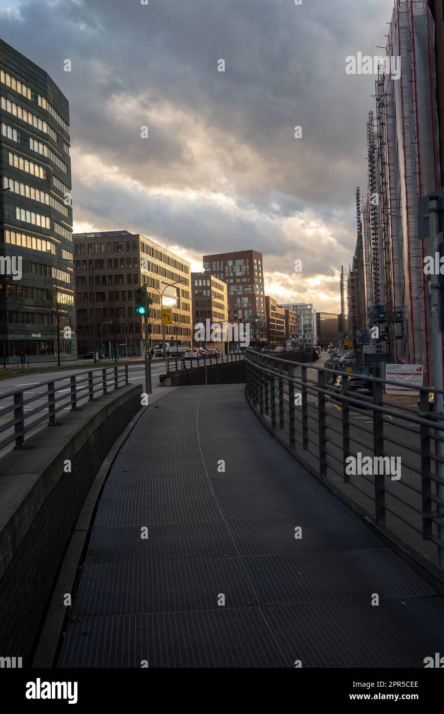 Hamburg city life hi-res stock photography and images - Alamy