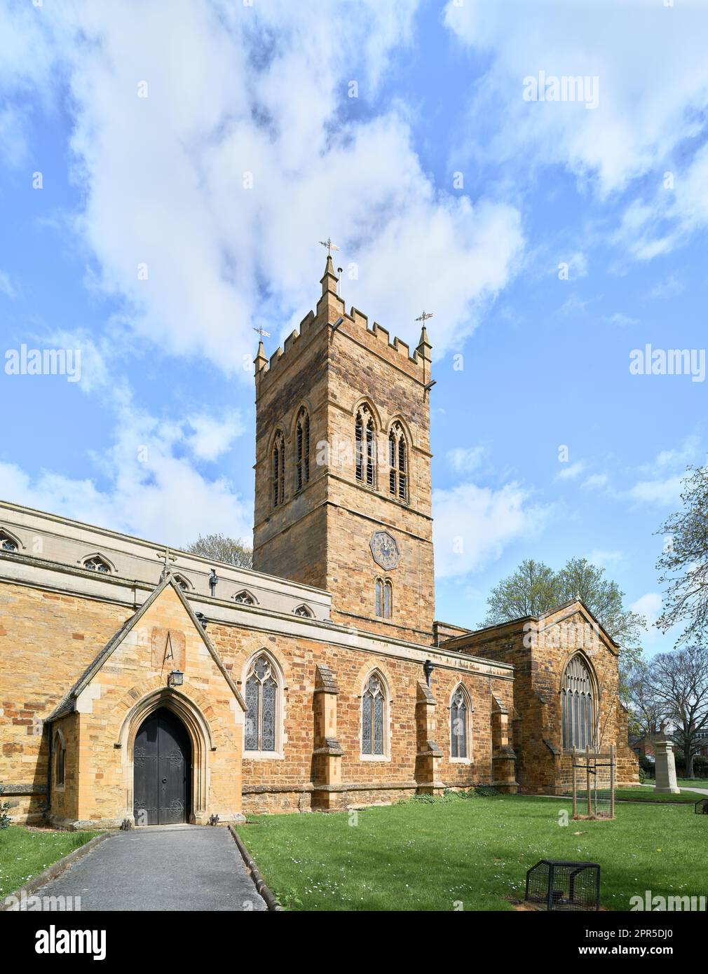 St Giles, A twelfth century cruciform norman church in Northampton ...