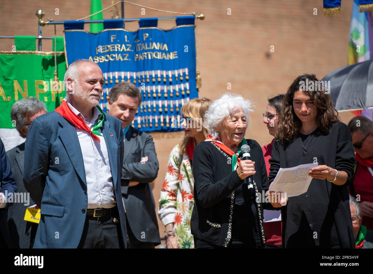 Luciana Romoli, born in 1930, the partisan Luce, relay of the Garibaldi ...