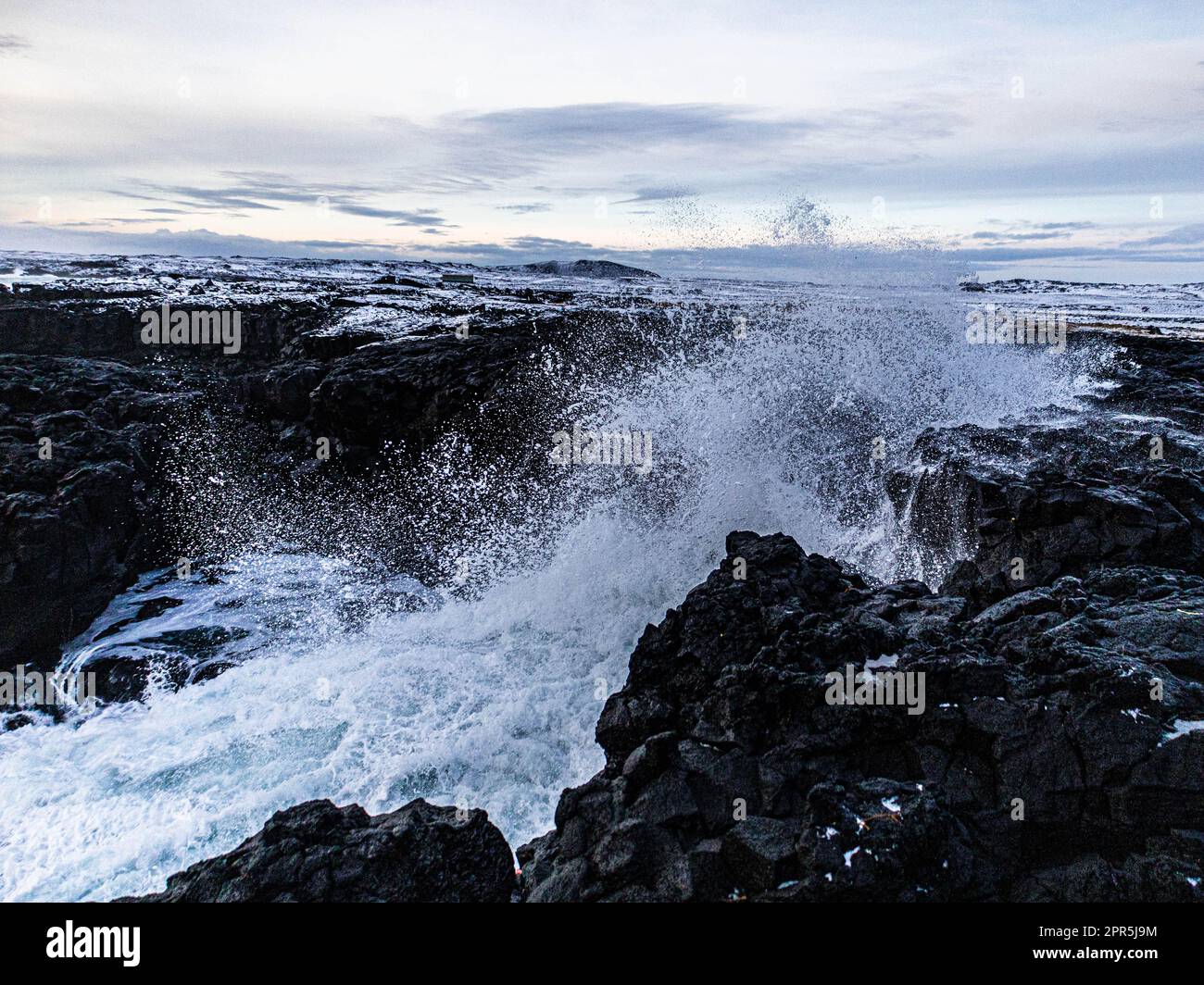 Brimketill Lava Rock pool Stock Photo - Alamy