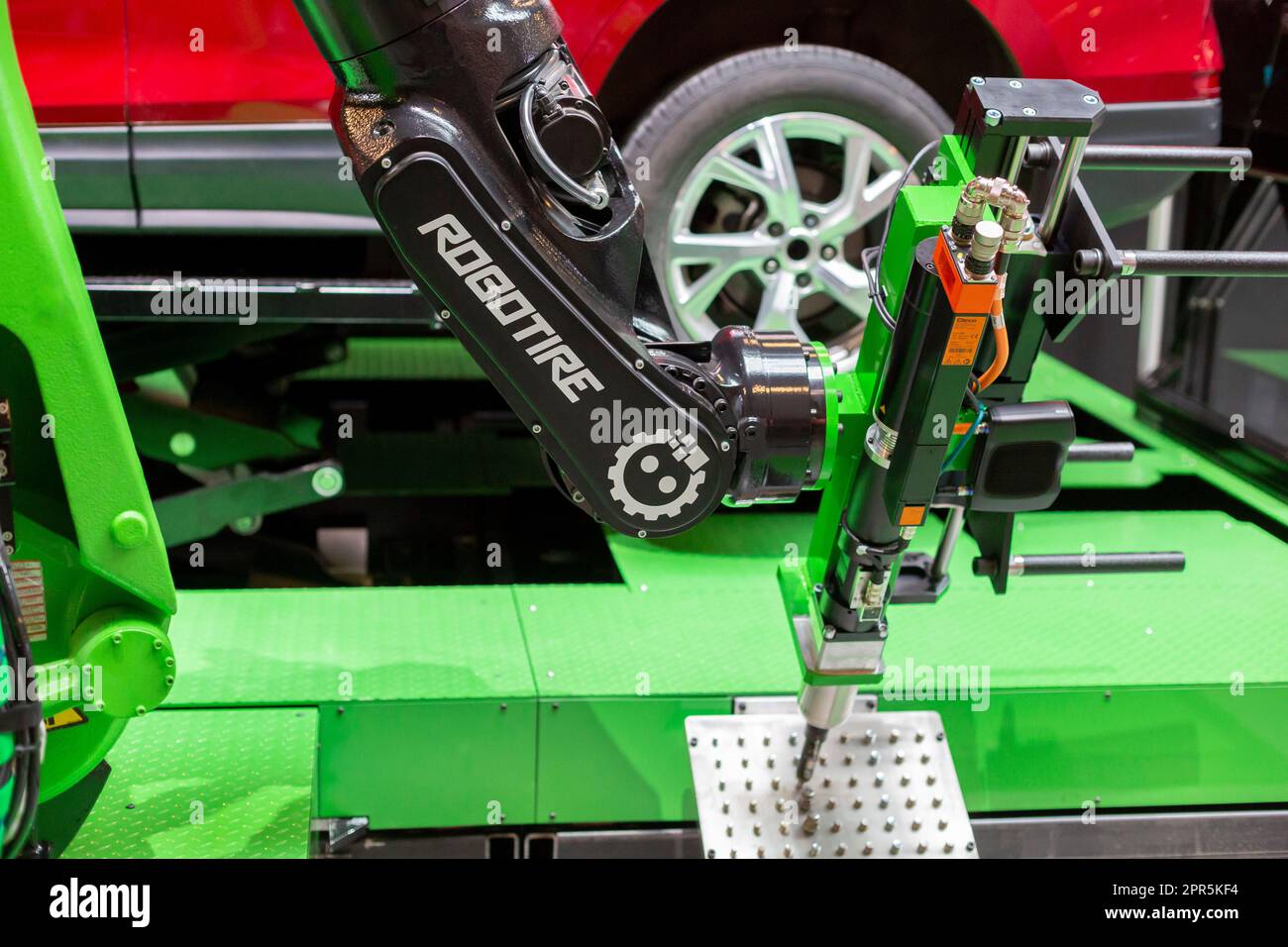 Detroit, Michigan, USA. 25th Apr, 2023. RoboTire, a robot that changes ...