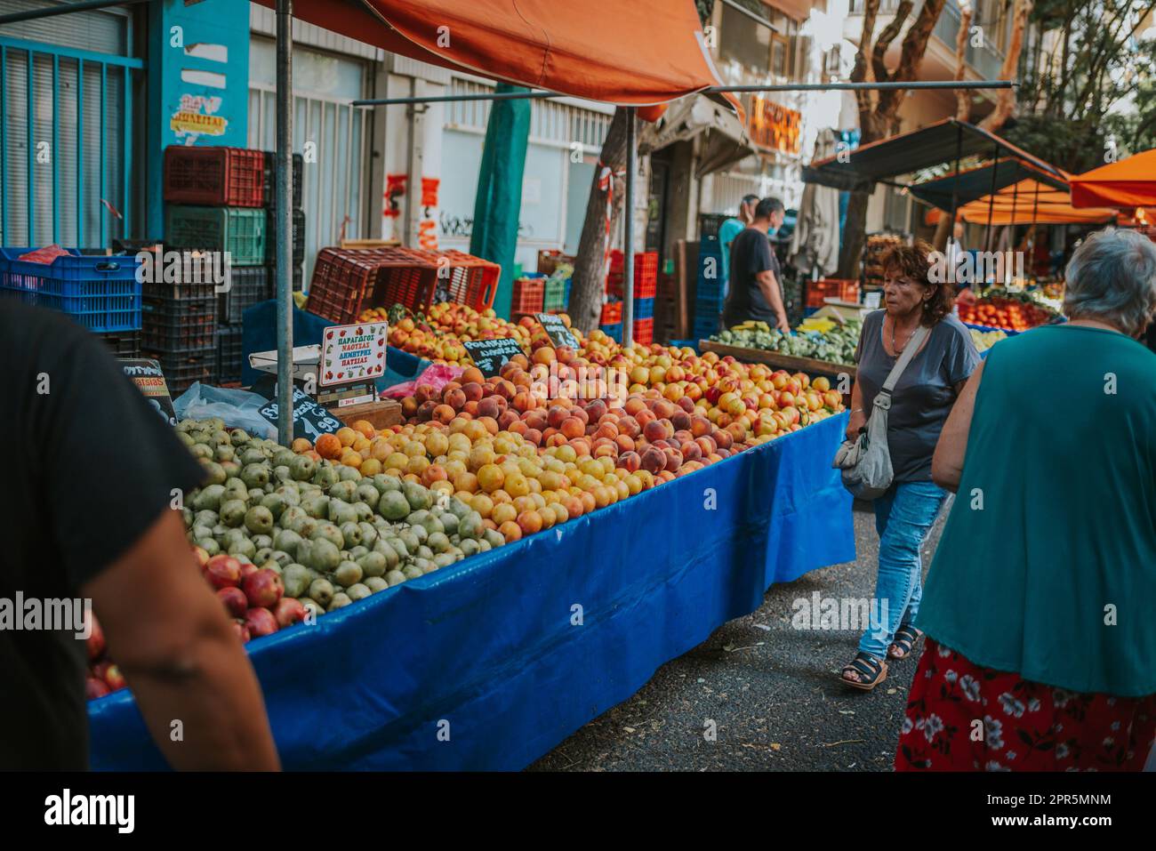 Supermarket greece fruit hi-res stock photography and images - Alamy
