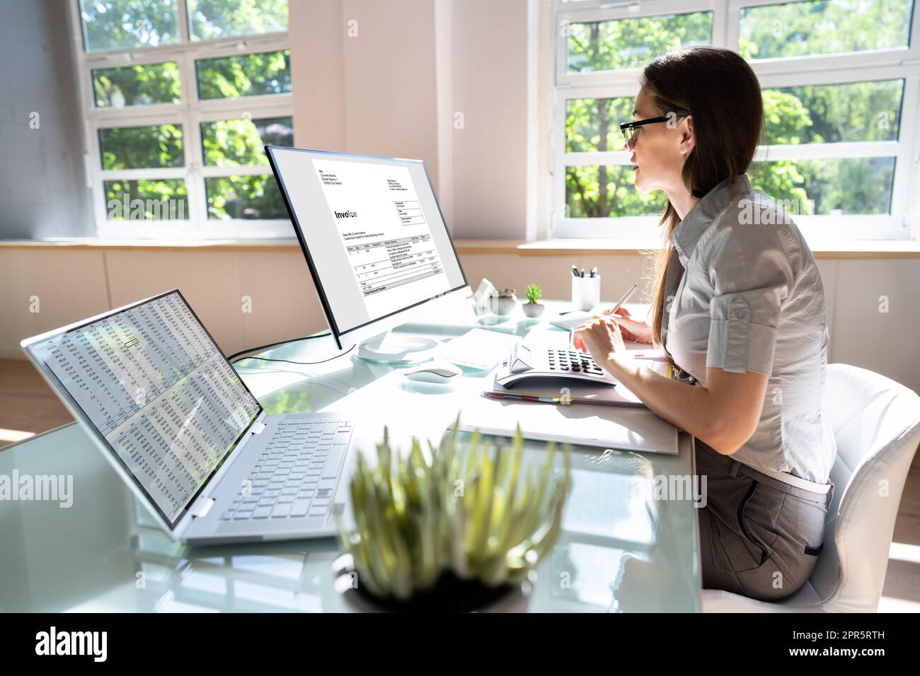 Digital Electronic Bill And Accountant E Invoice Stock Photo - Alamy