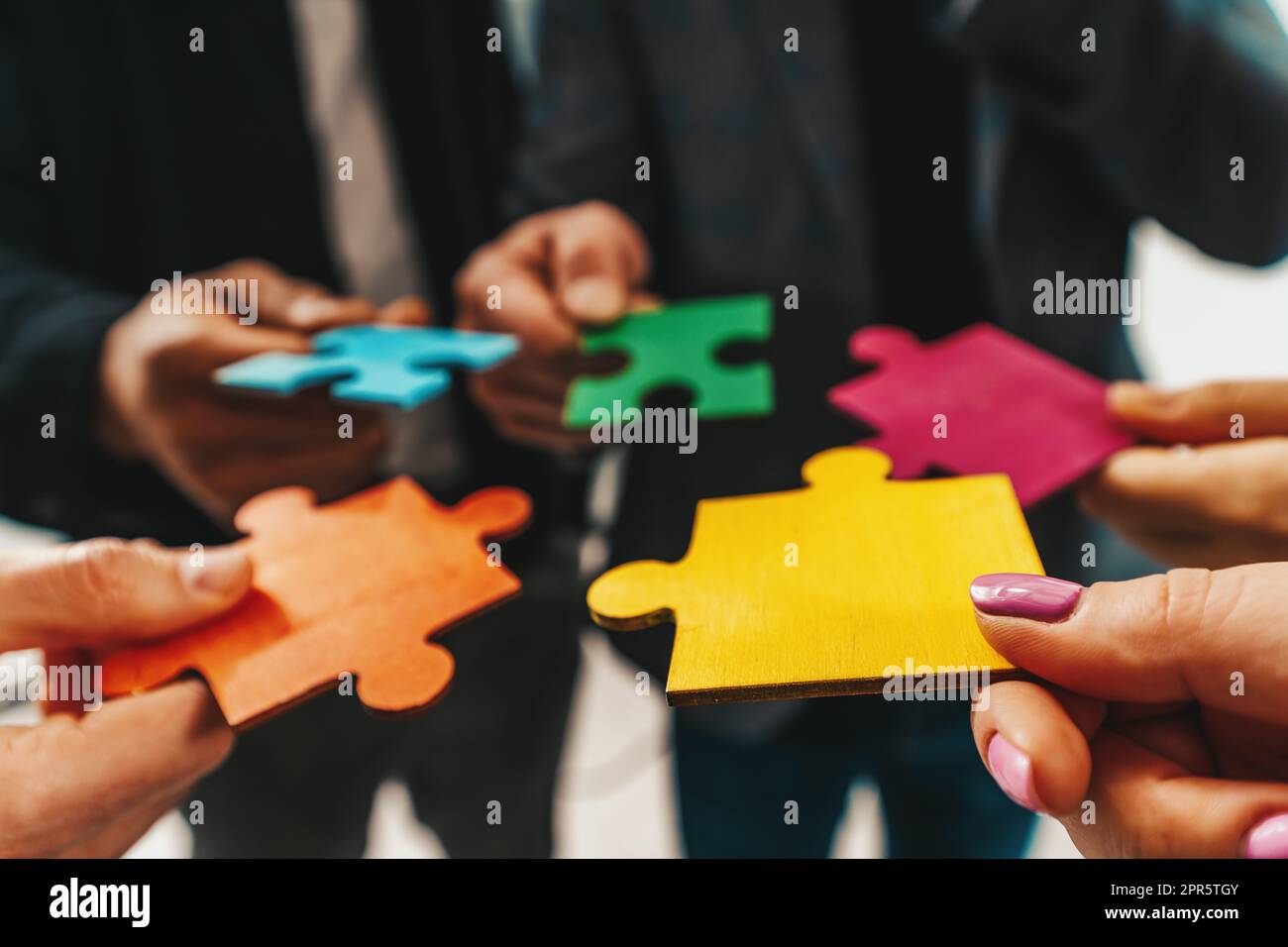 Teamwork integration concept puzzle pieces hi-res stock photography and ...