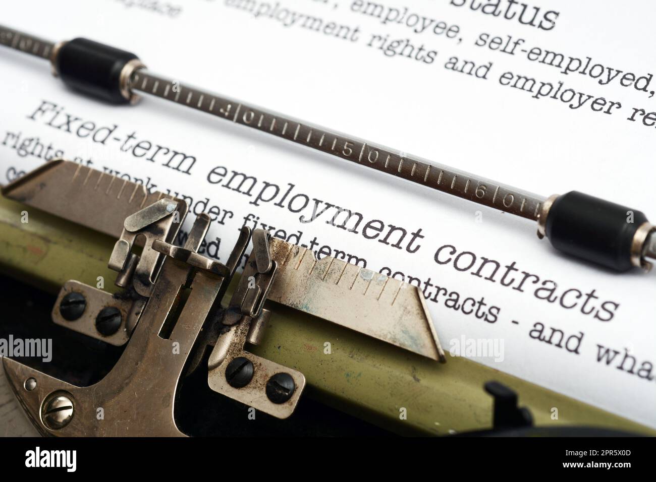 Employment contract hi-res stock photography and images - Alamy