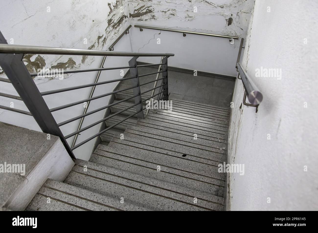 Wide concrete stairs hi-res stock photography and images - Alamy