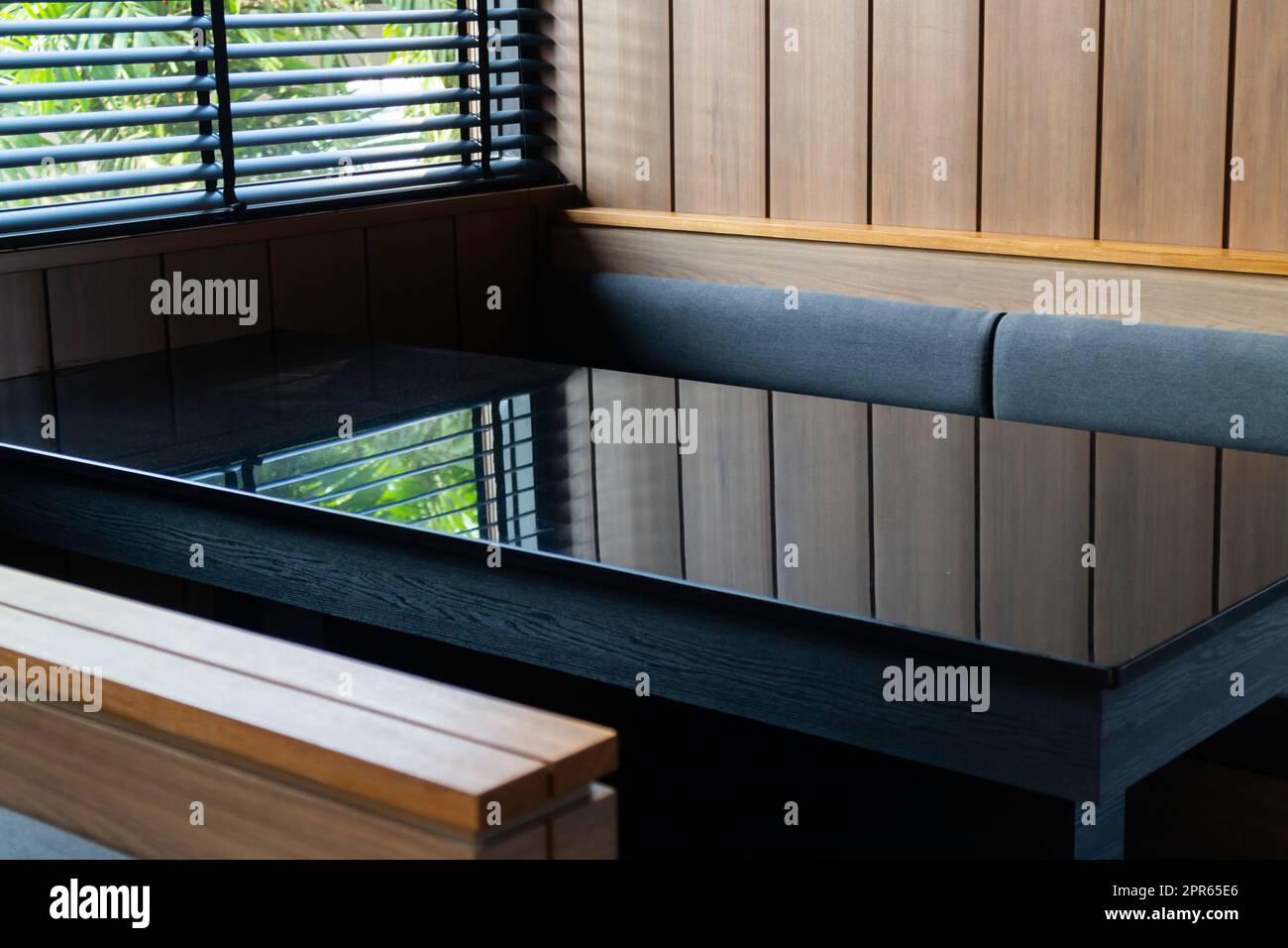 Loft style coffee shop interior decoration Stock Photo - Alamy