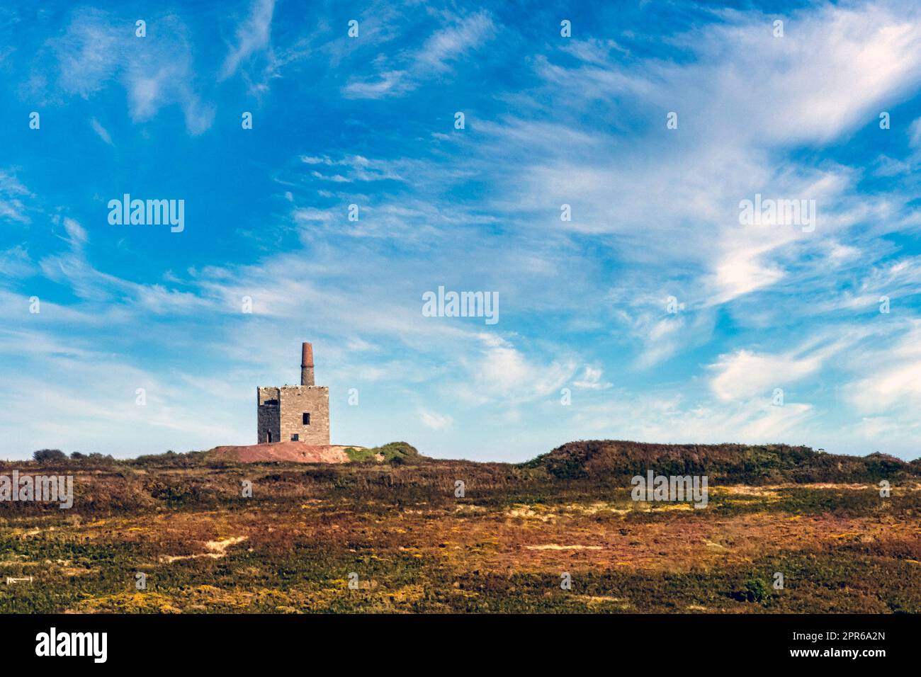 Cornish view with abandoned Greenburrow Pumping Engine House (Ding Dong ...