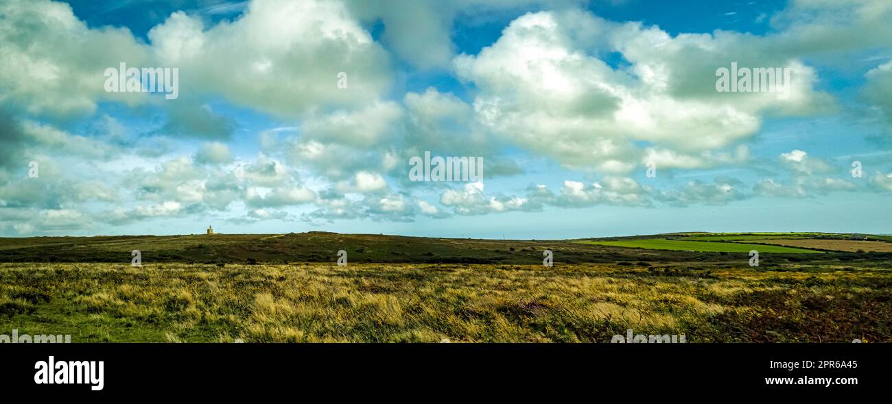 Cornish view with abandoned Greenburrow Pumping Engine House (Ding Dong ...