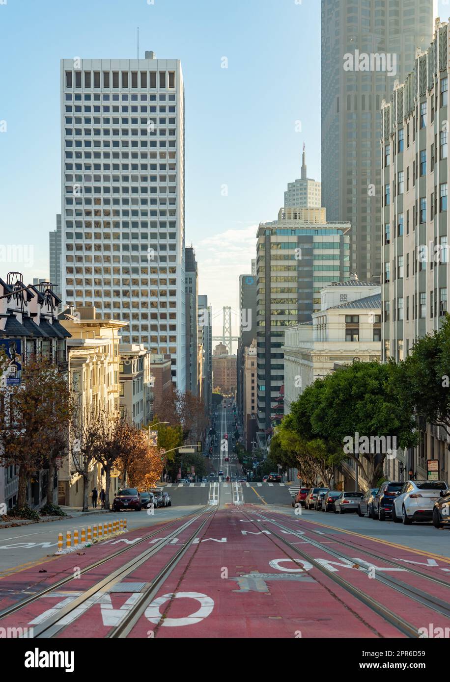 A picture of the long California Street, with Downtown San Francisco ...