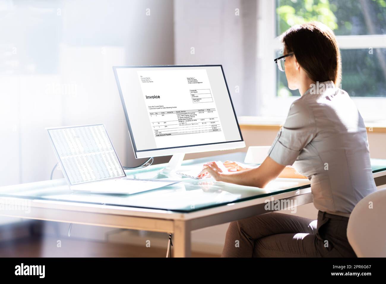 Digital Electronic Bill And Accountant E Invoice Stock Photo - Alamy