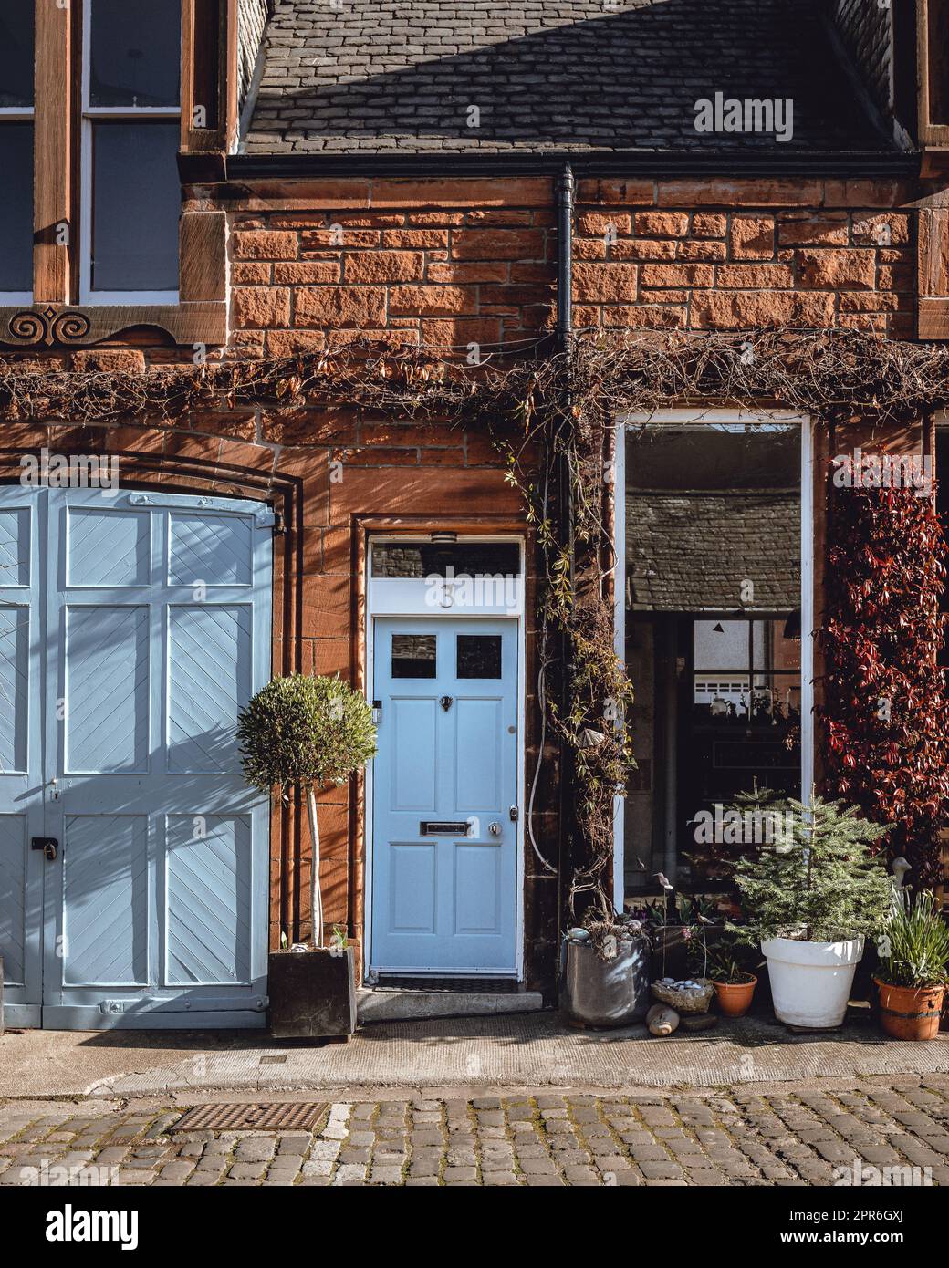 Pretty building facade hi-res stock photography and images - Alamy