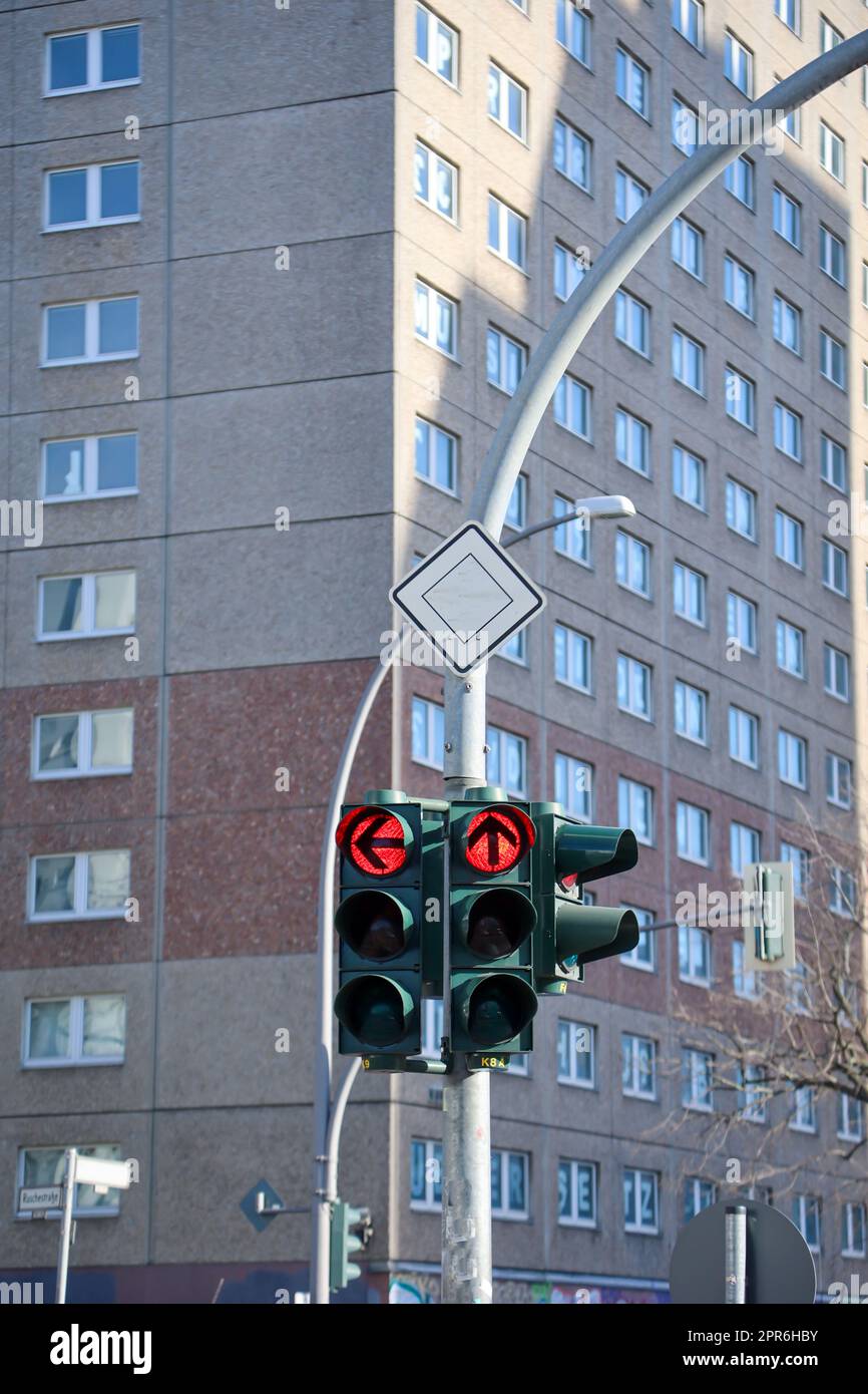 A traffic light system at a road intersection in operation Stock Photo ...