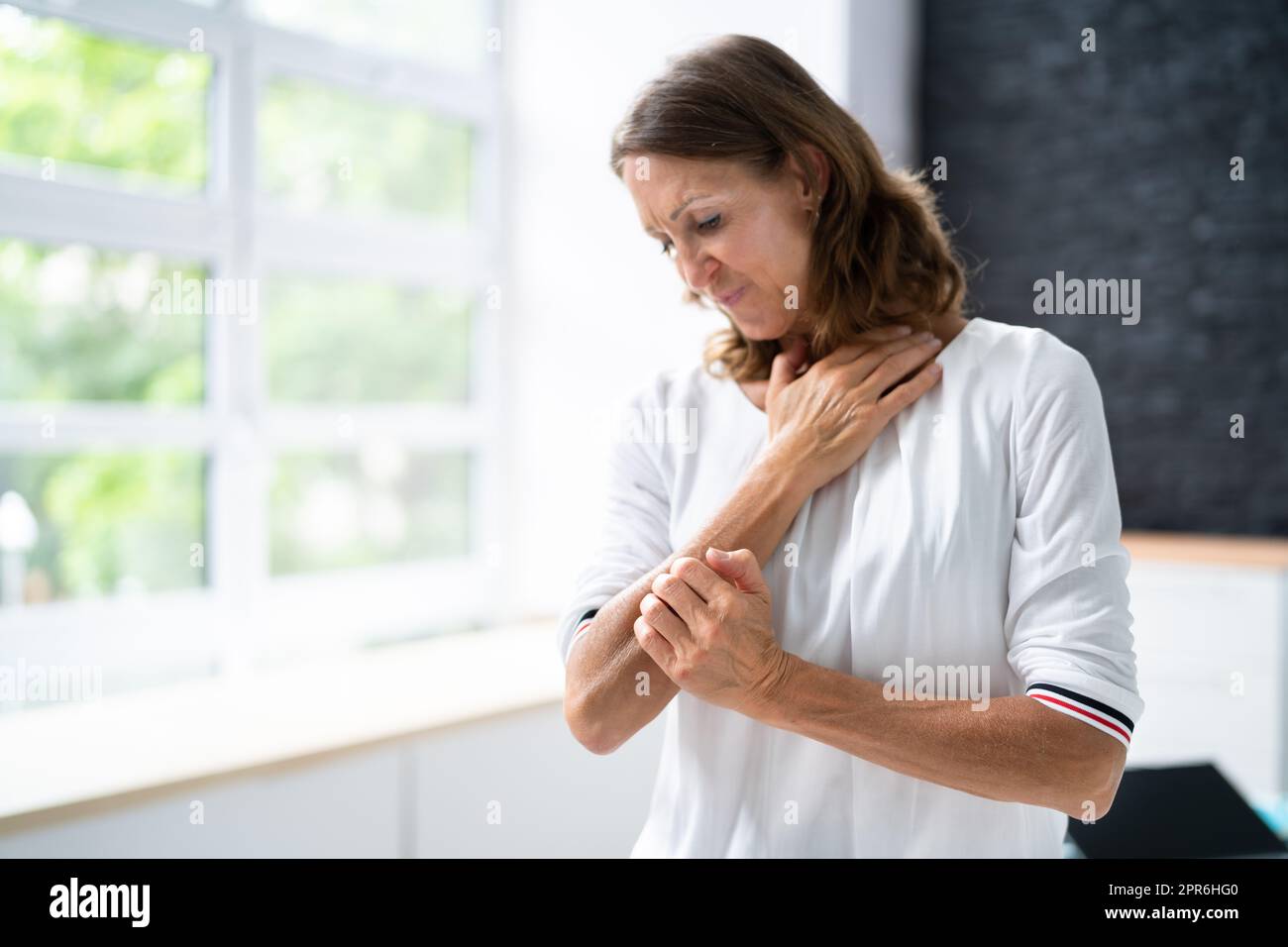 Woman Scratching Itching Body Skin Stock Photo - Alamy