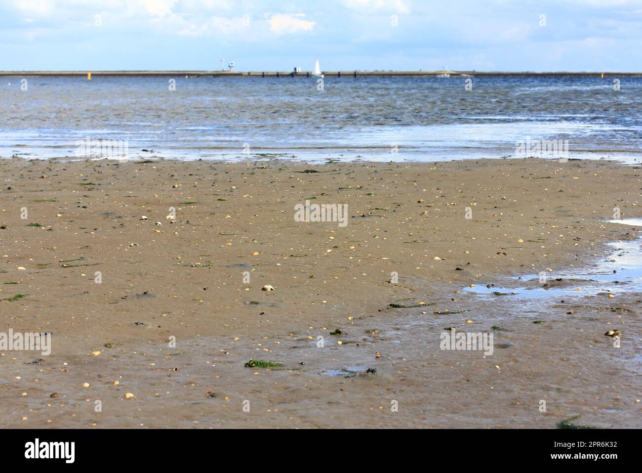 Sandstrand hi-res stock photography and images - Alamy
