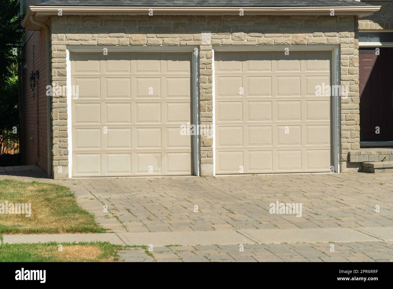 Two entrance doors hi-res stock photography and images - Alamy