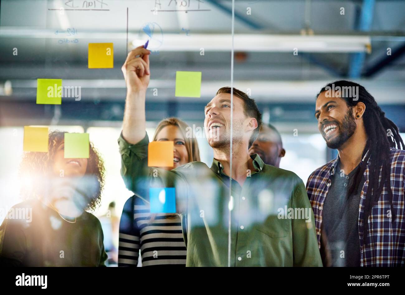 Group activity hi-res stock photography and images - Alamy