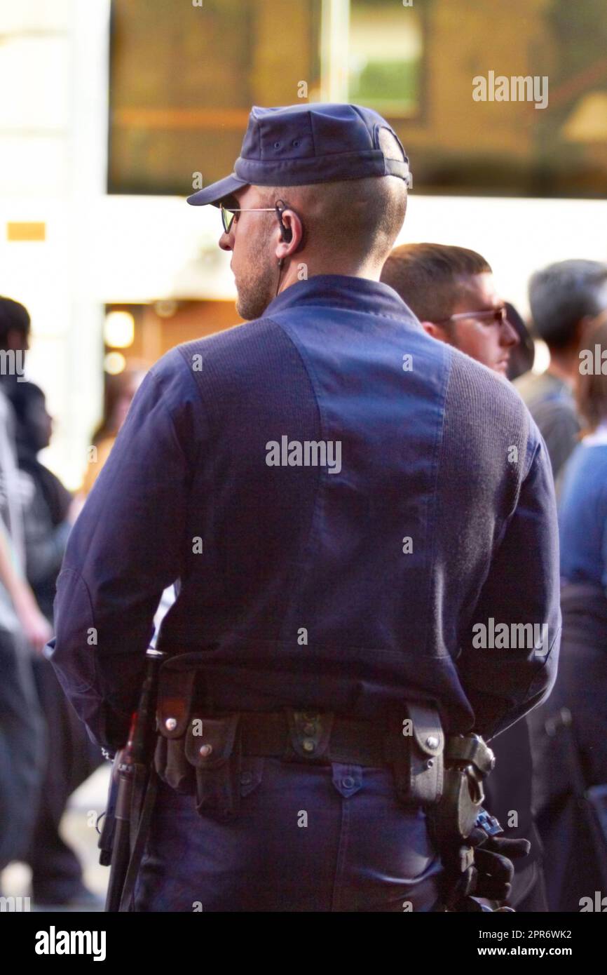 Crowd control uniform hi-res stock photography and images - Alamy