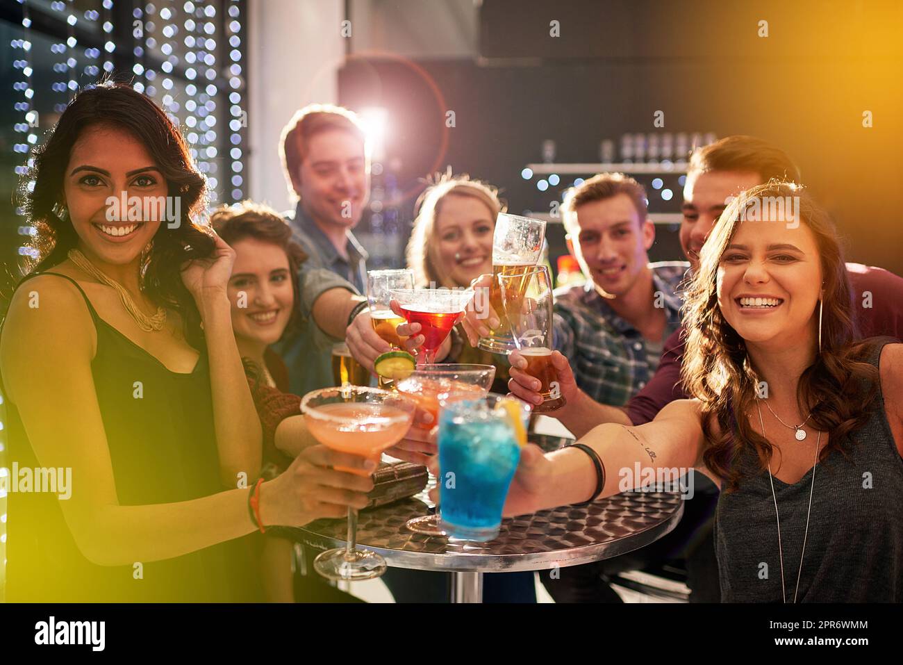 Toasting drinks hi-res stock photography and images - Alamy