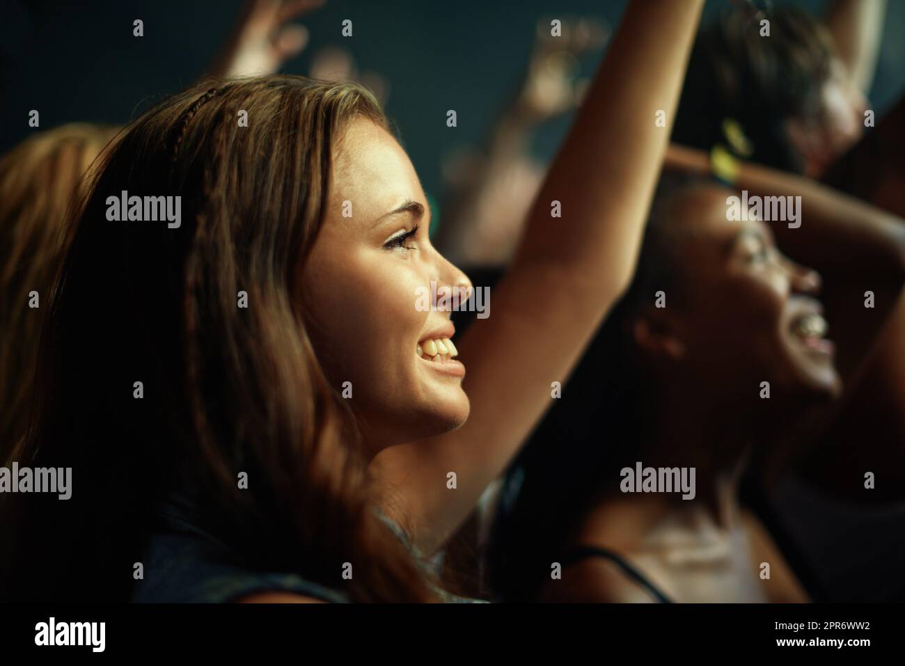 Concert crowd girls hi-res stock photography and images - Alamy