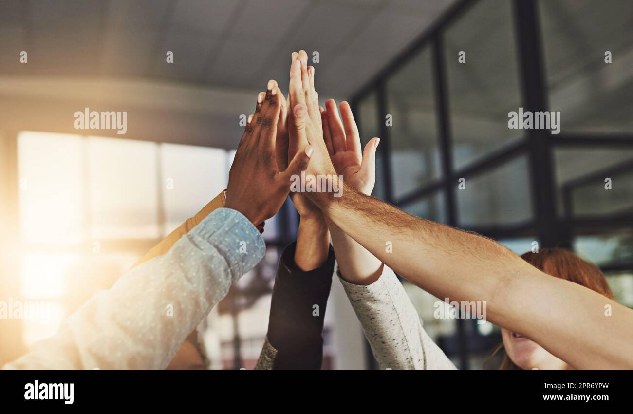 Businessmen high five hi-res stock photography and images - Alamy