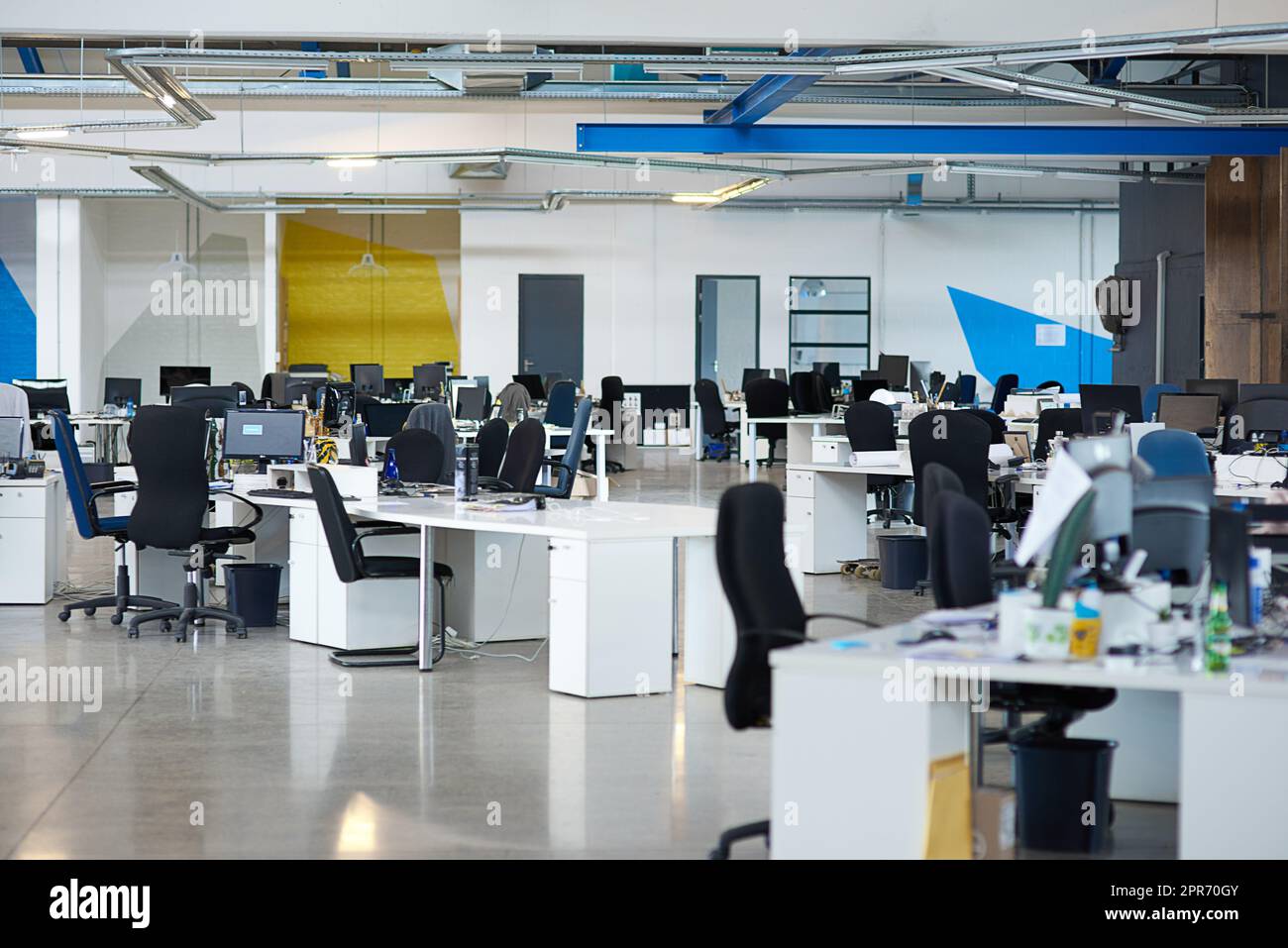 World of interiors office hi-res stock photography and images - Alamy
