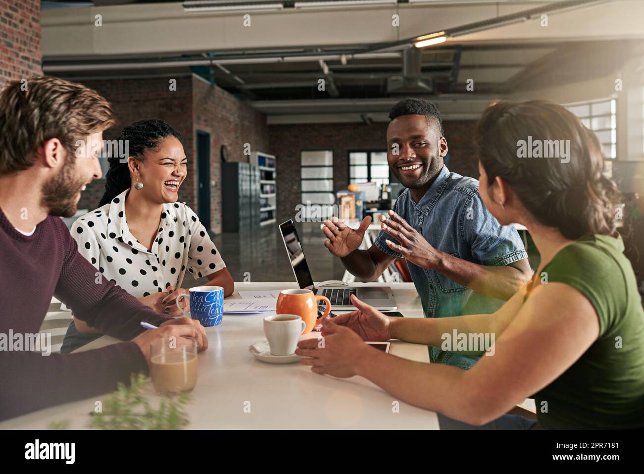 Team building exercise business hi-res stock photography and images - Alamy