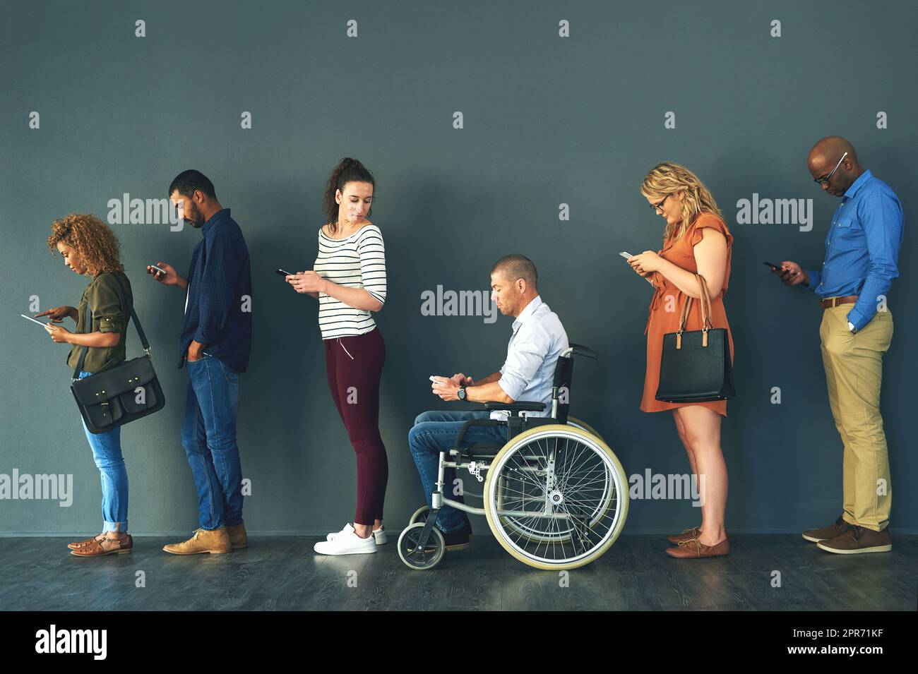 People street phones tablet hi-res stock photography and images - Alamy