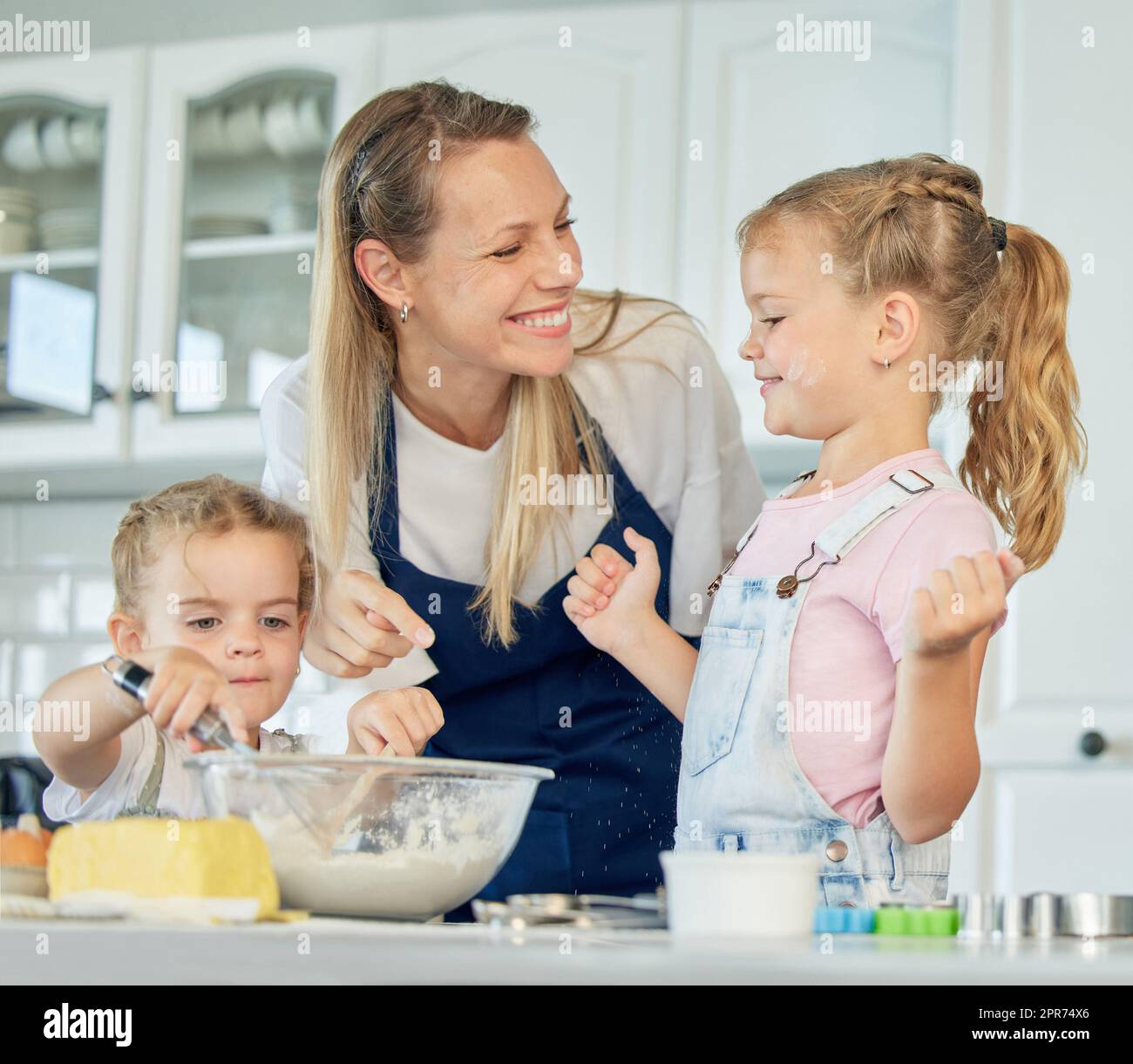 Spa mother daughter cake hi-res stock photography and images - Alamy