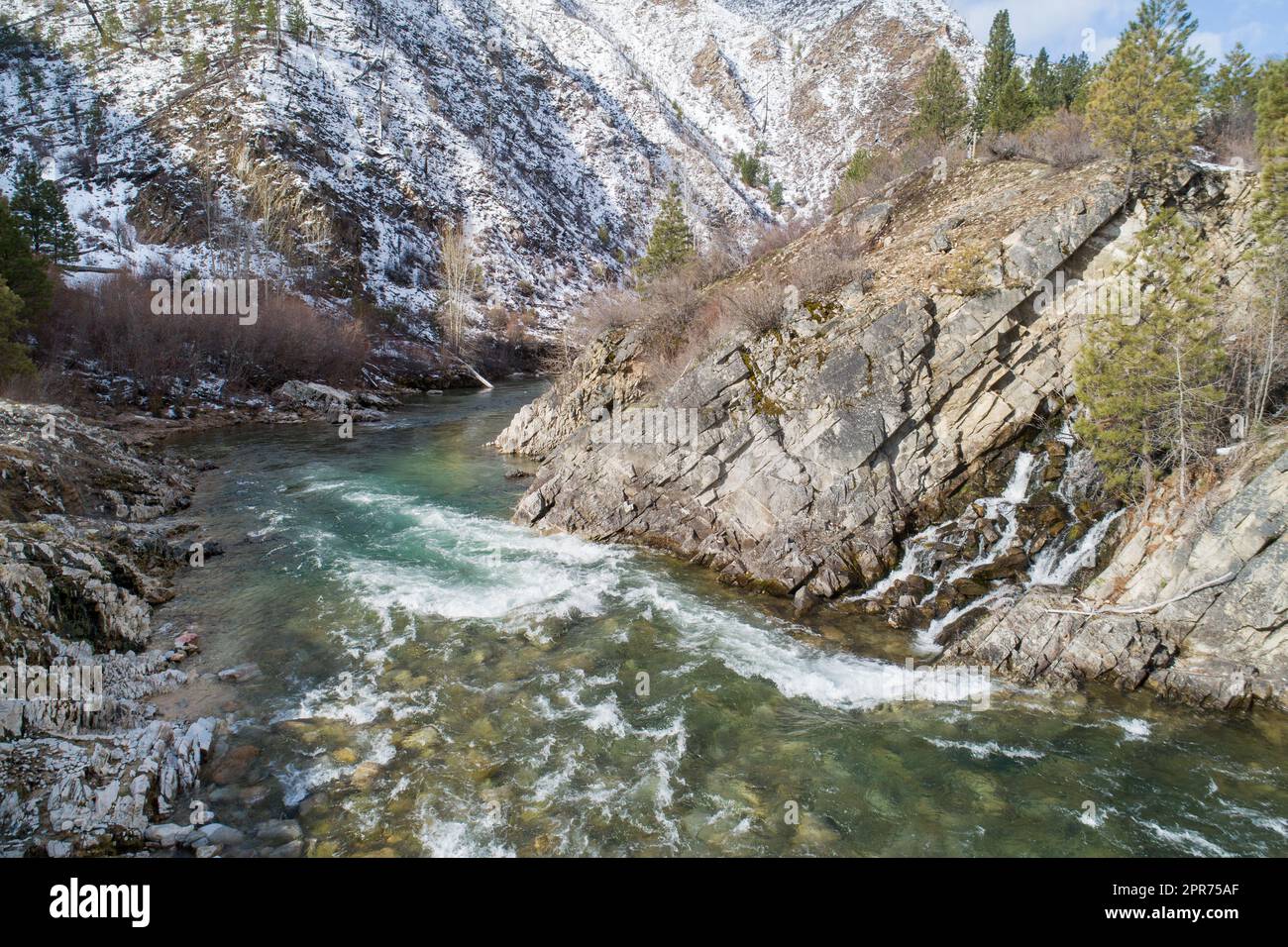 River snow in background hi-res stock photography and images - Alamy