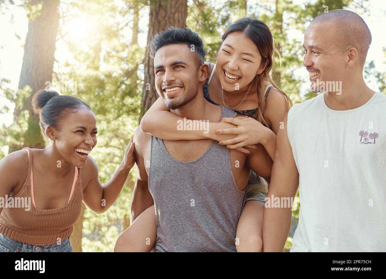 Hispanic friends group hi-res stock photography and images - Alamy