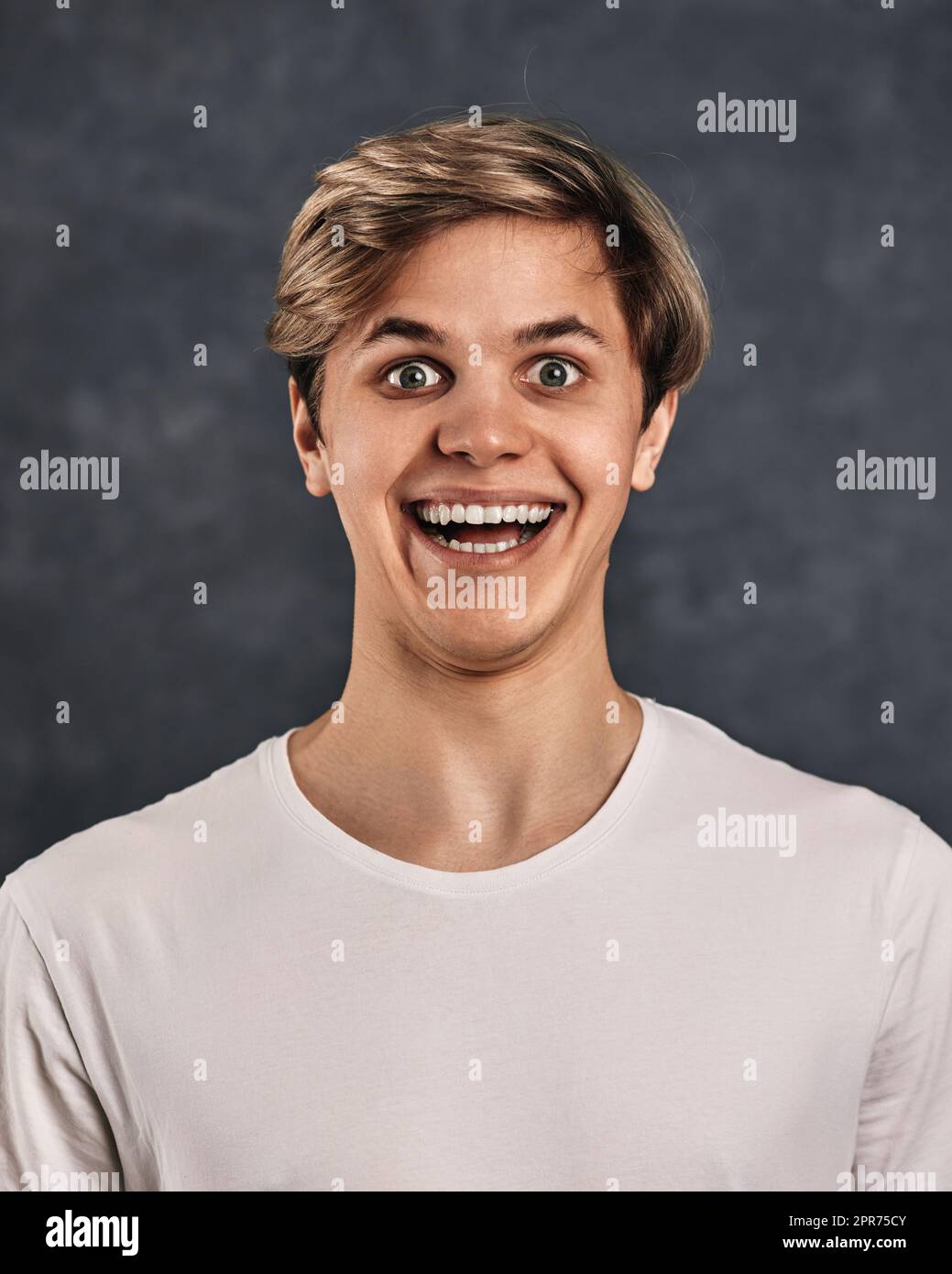 Photo funny surprised young hi-res stock photography and images - Alamy