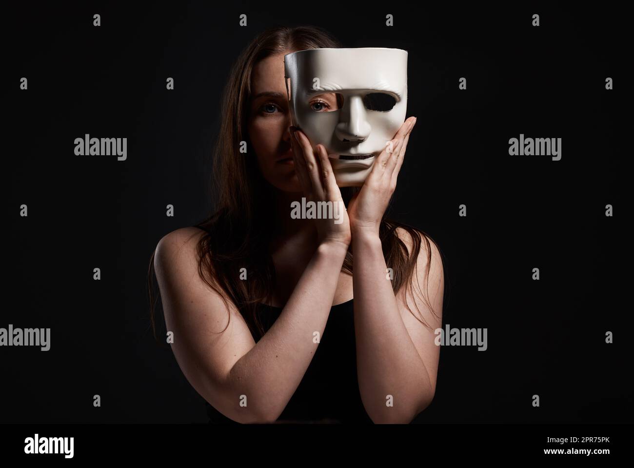 Hiding identity hi-res stock photography and images - Alamy