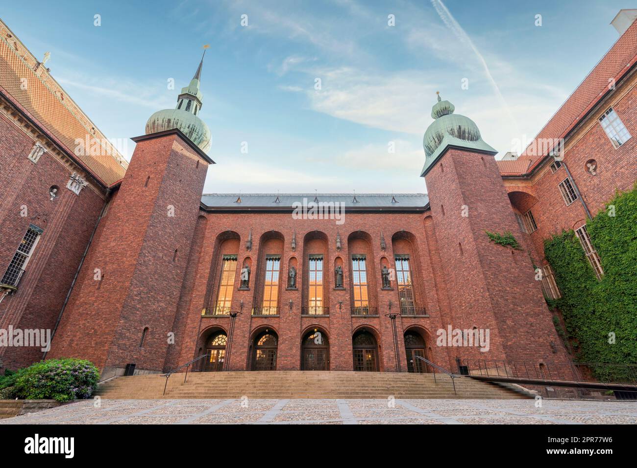 Stockholm City Hall, Swedish: Stadshuset, stands on the eastern tip of ...