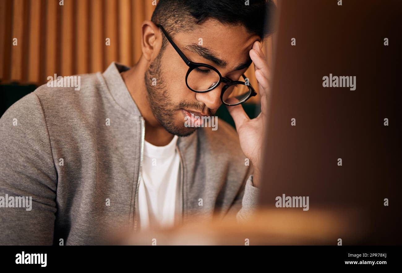 Indian man with laptop hi-res stock photography and images - Alamy
