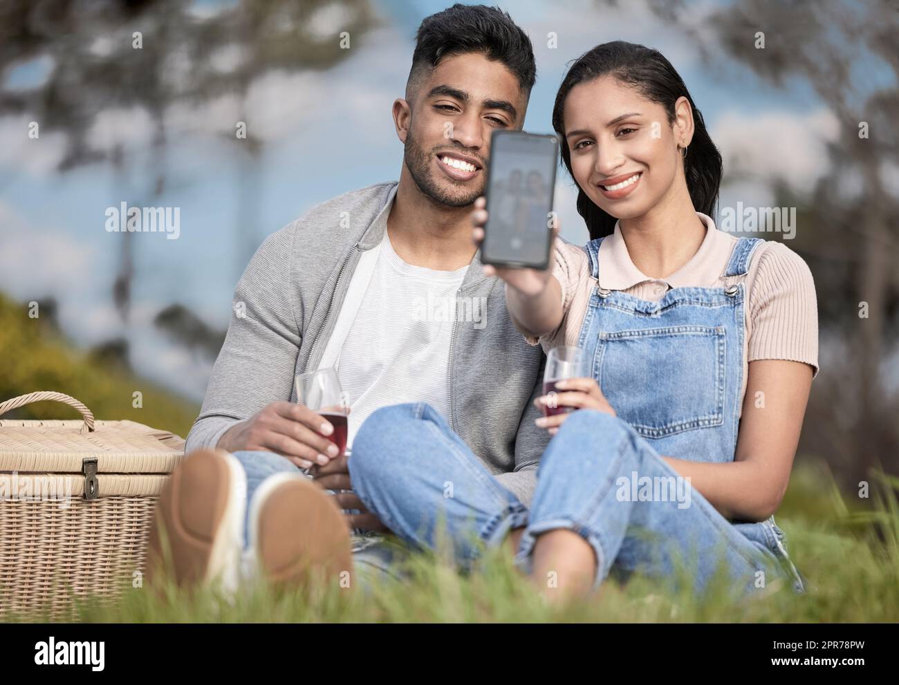 Day out with a picnic hi-res stock photography and images - Alamy