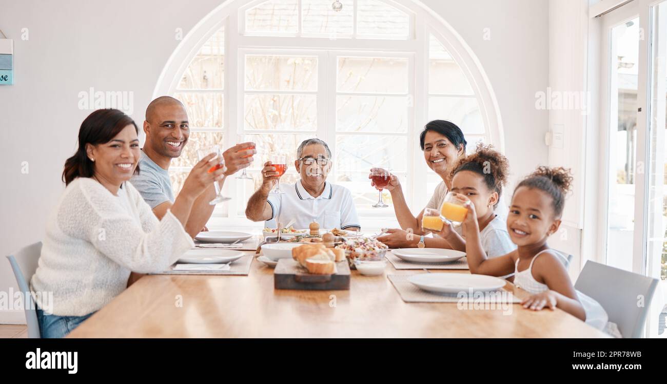 Breaking bread together hi-res stock photography and images - Alamy