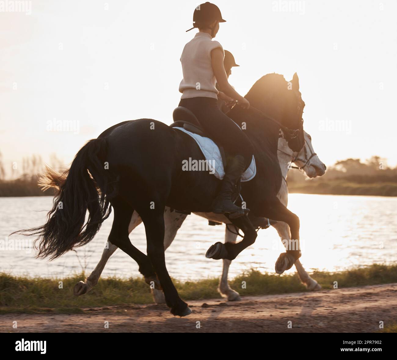 Women horseback hi-res stock photography and images - Alamy