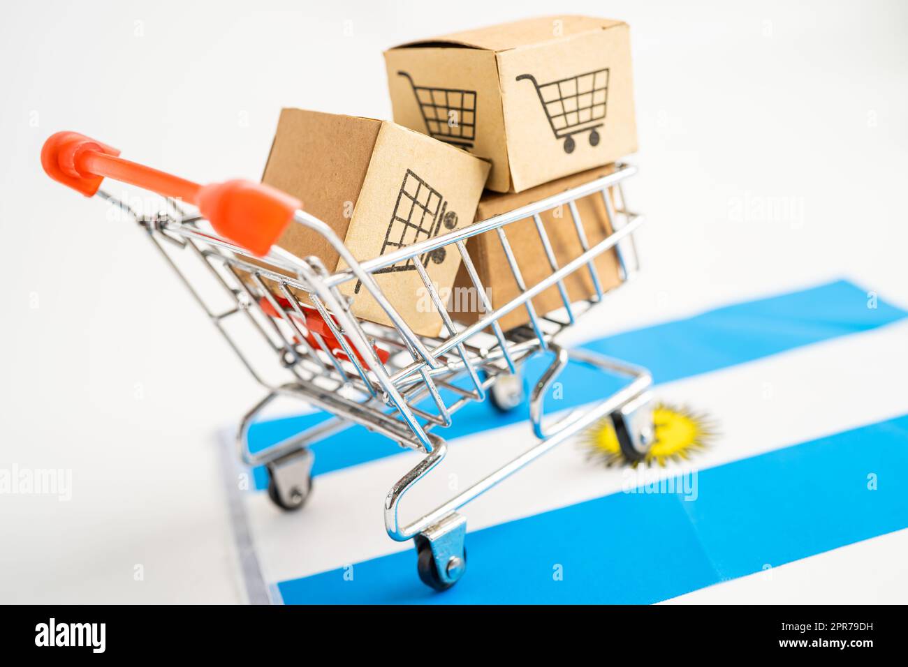 Box with shopping online cart logo and Argentina flag, Import Export ...