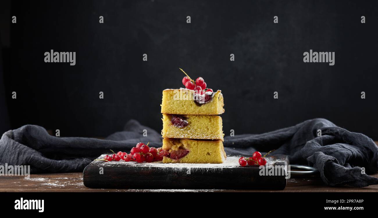 Square cake piece hi-res stock photography and images - Alamy