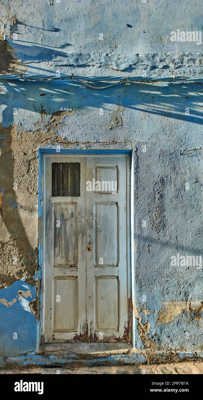 Abandoned building exterior hi-res stock photography and images - Alamy