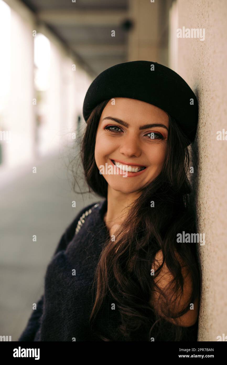Pretty woman traveler walking in hi-res stock photography and images ...