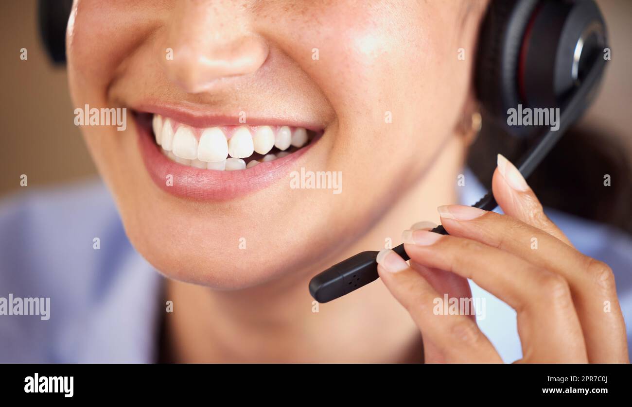 Helping customer smiling hi-res stock photography and images - Alamy