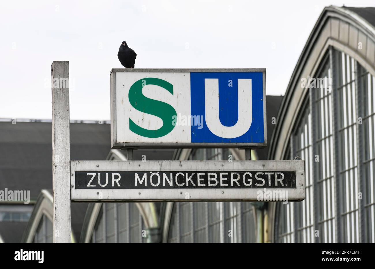 Hochbahn logo hi-res stock photography and images - Alamy