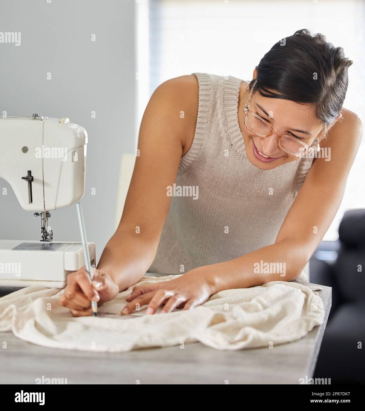 Designing woman hi-res stock photography and images - Alamy