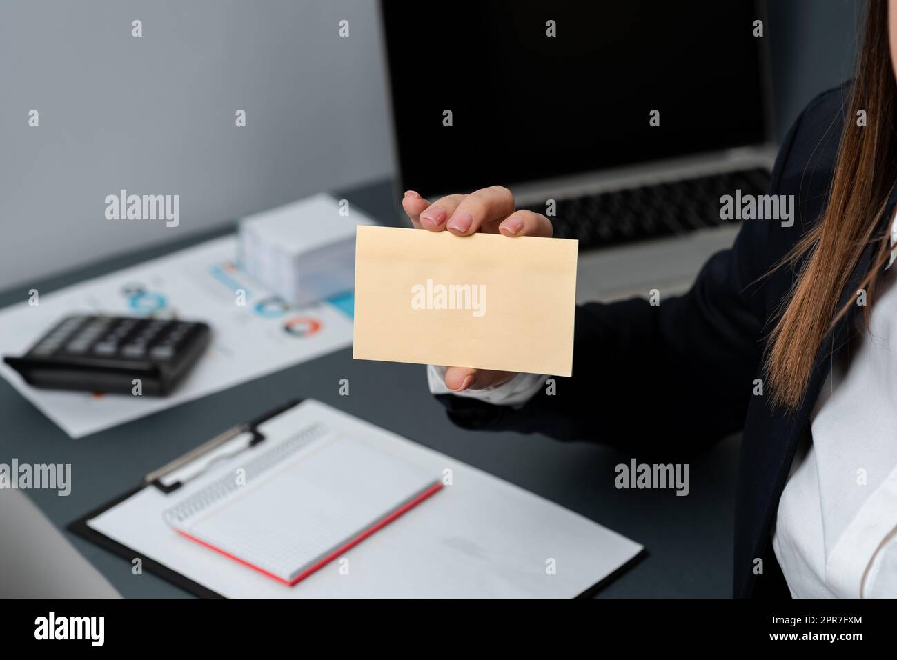 Businesswoman Holding Note With Important Message With One Hand. Woman ...