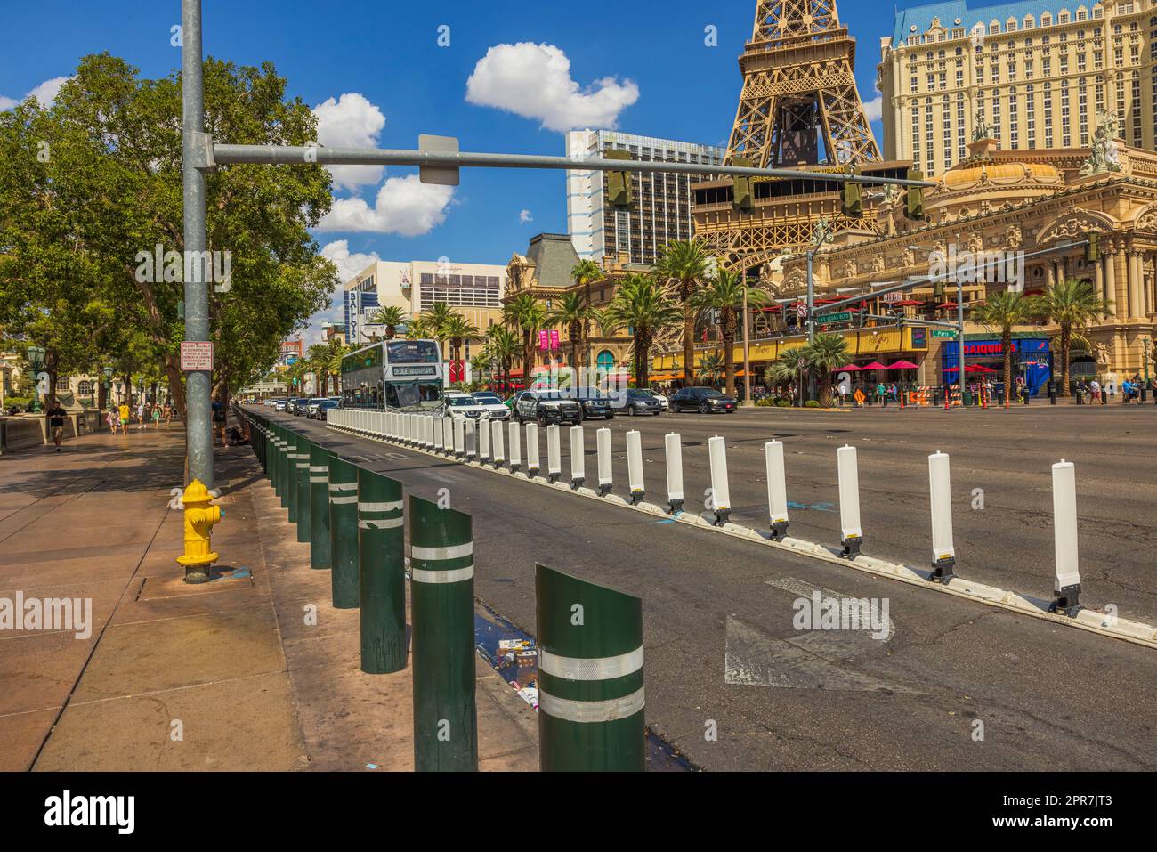 Bus on las vegas boulevard hi-res stock photography and images - Alamy